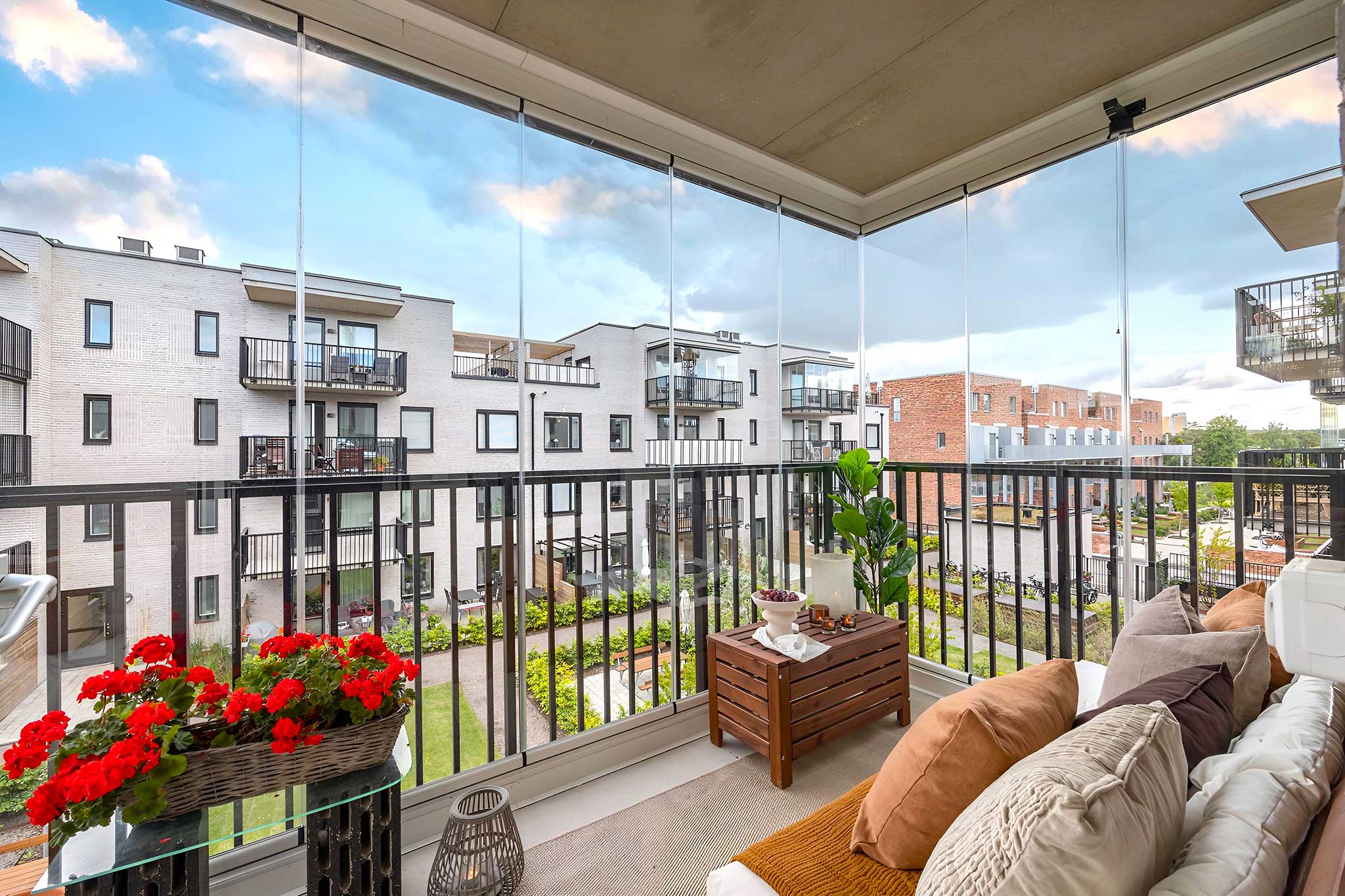 Inglasad balkong - Balkonginglasningar - Nordiska inglasningar